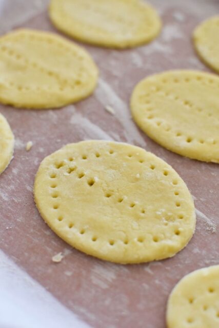 Milk Arrowroot Biscuits Recipe | Cooking with Nana Ling