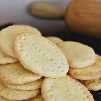 Milk Arrowroot Biscuits Recipe | Cooking with Nana Ling