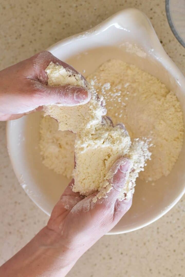 Milk Arrowroot Biscuits Recipe | Cooking with Nana Ling